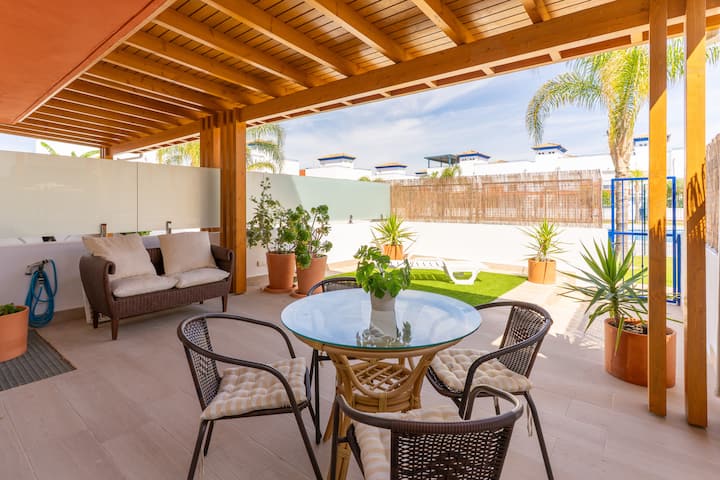 Luxury Home In Vera With Pool, Terraces & Parking - Turre