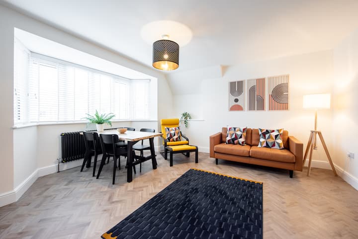 6 The Royal Apartments, Private Parking, Fast Wifi - Harwich