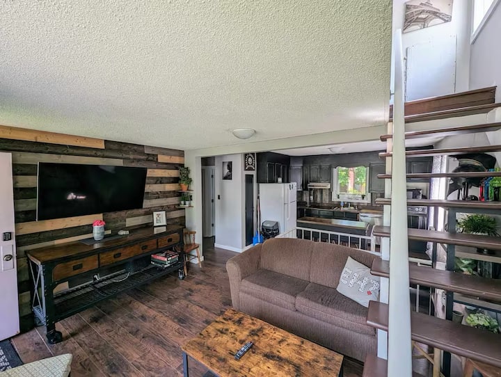 Homey House In Barrie - Barrie