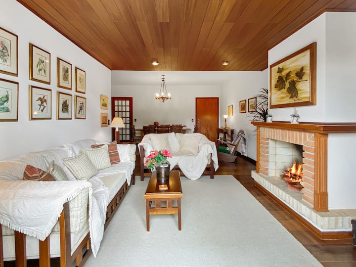 Capivari|fireplace|3 Bedrooms|kitchen|cozy - Campos do Jordão