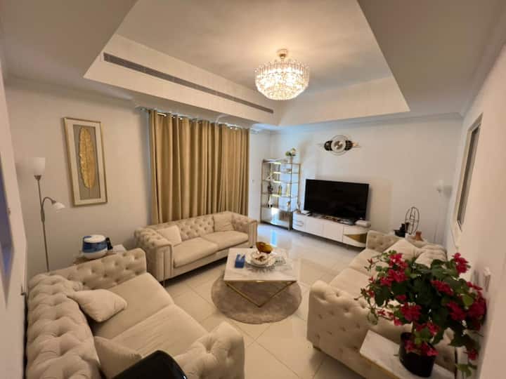 Cozy 4br Mira 4 Villa – Pool, Gym, Private Garden - Dubai