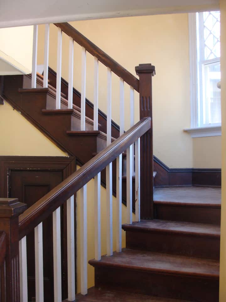 Private Queen Bedroom Downtown - Moncton