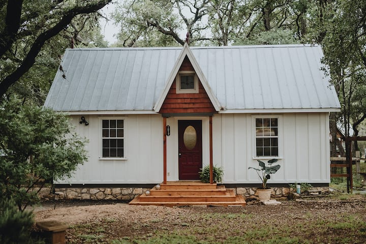 The Fox Cabin At Fox Bird Grove - Canyon Lake, TX