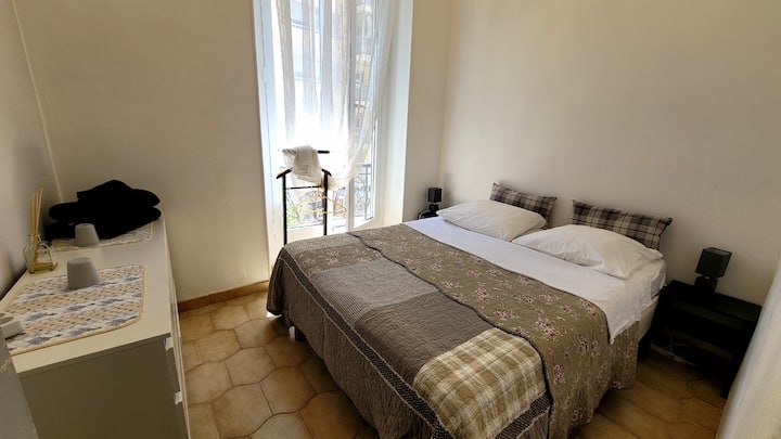 Une Chambre Dans Une Maison - Nice