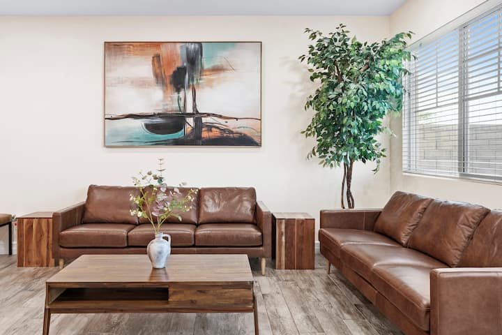 Desert Family Oasis • 4br Near Trails |Attractions - Palmdale, CA
