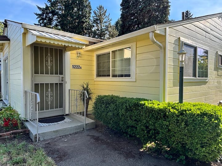 Cozy Cottage In Grants Pass, Or - Grants Pass, OR