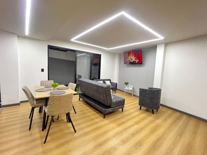 Moderno Loft Con Jacuzzi Privado Y Parqueo - Loja