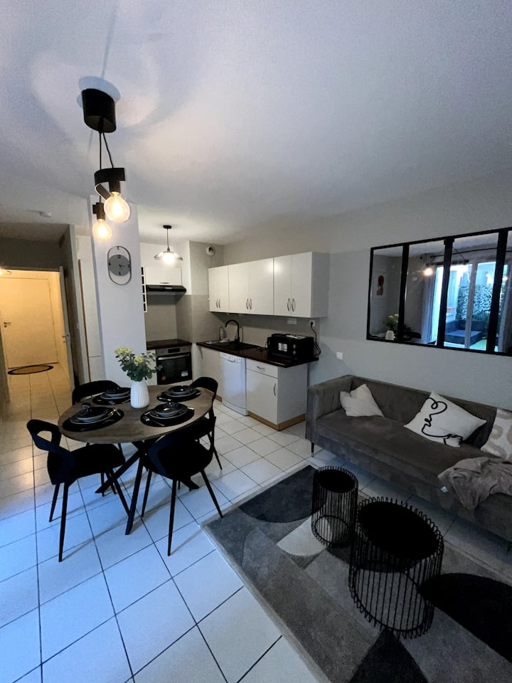 T3 Cosy Avec Piscine & Parking - Tournefeuille