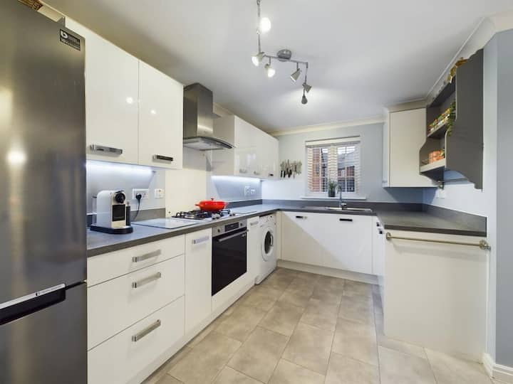 Home In Silverstone - Towcester