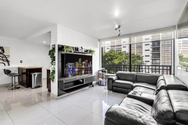 Spacious Apt In Sunny Isles Bch - Sunny Isles Beach