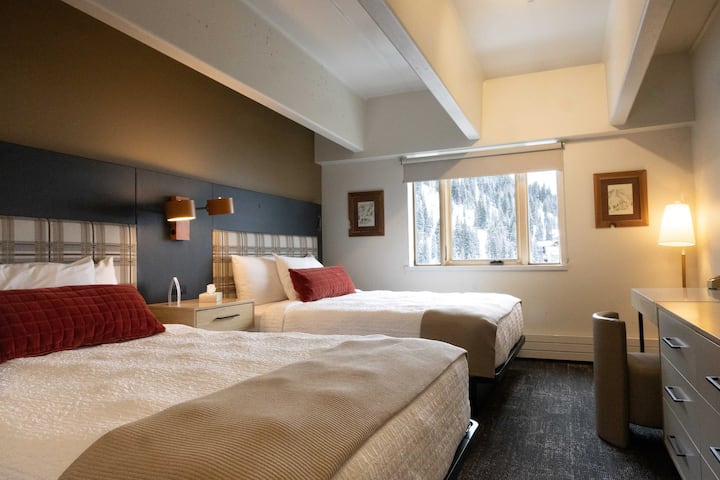 Standard 2 Queen Room - Alta, UT