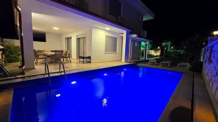 Alaçatı Turkuaz Havuzlu Villa - Alaçatı