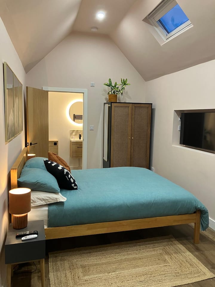 Modern Self-contained Annexe - Studio At 124 - Chichester