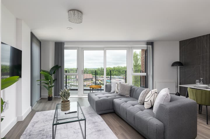 Lovely Home Near Canal, Park, & Central Mk - Cranfield University