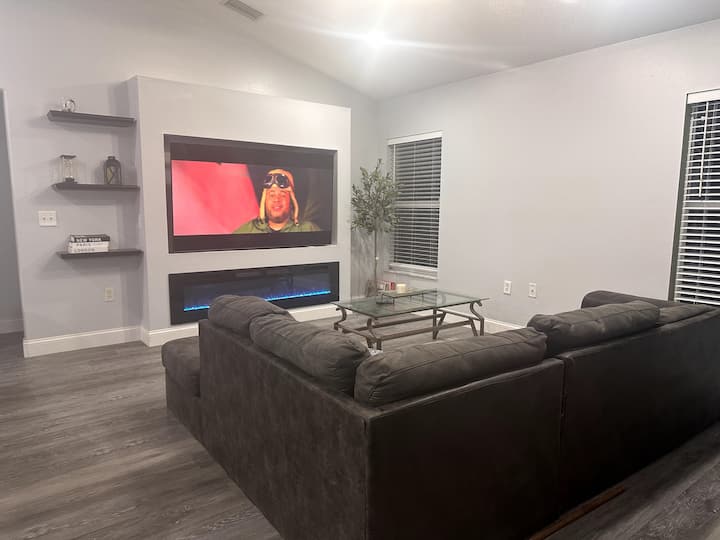 Elle's Place - Melbourne Beach, FL