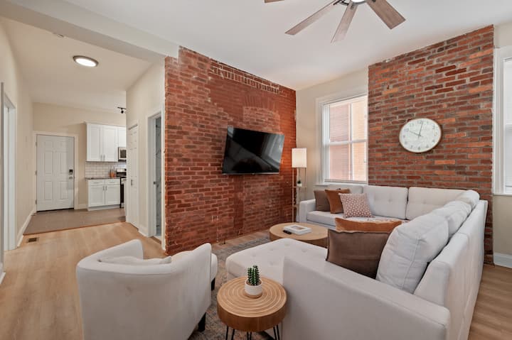 Upscale, Chic Shadyside 3bed2bath~2 Parking Spots! - Pittsburgh