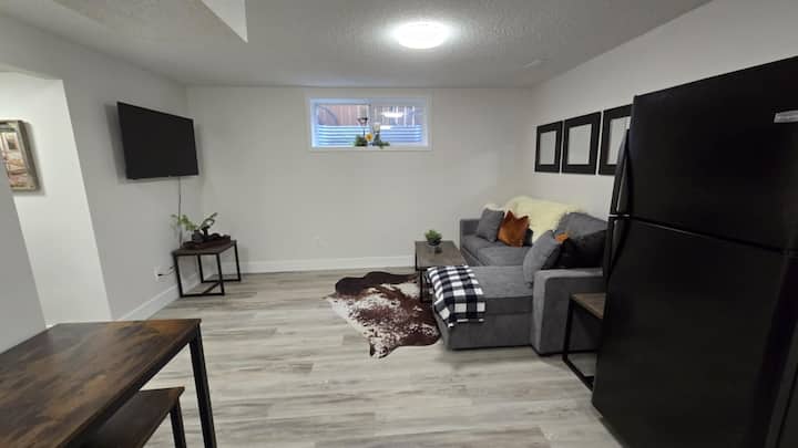 Silverado Cozy Basement Suite - Calgary