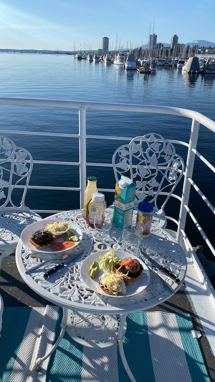Getaway Aboard Boat Flagship - Nanaimo