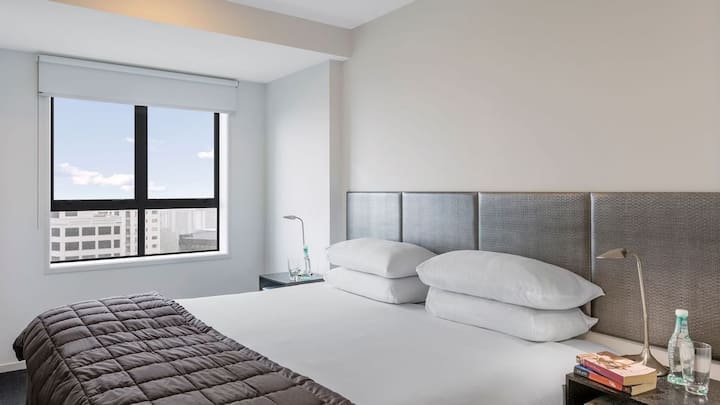 One Bedroom View Apartment - Auckland