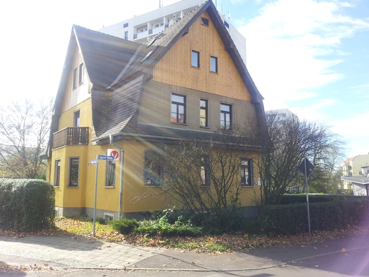Unmöblierte 2,5-zi.-wohnung - Halle, Almanya