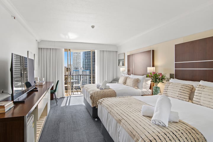 Beach Views At Mantra | Level 12 Coastal Escape - Surfers Paradise