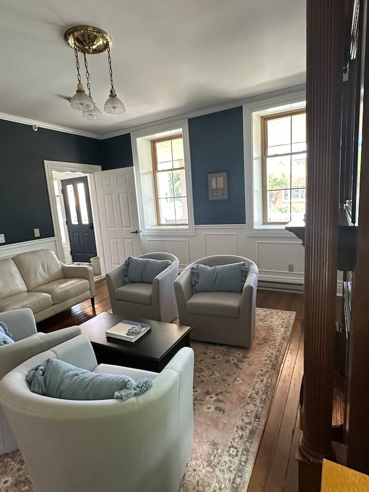 10 Bedrooms/10+bathrooms In Darling Oregon, Il - Lowden State Park, Oregon