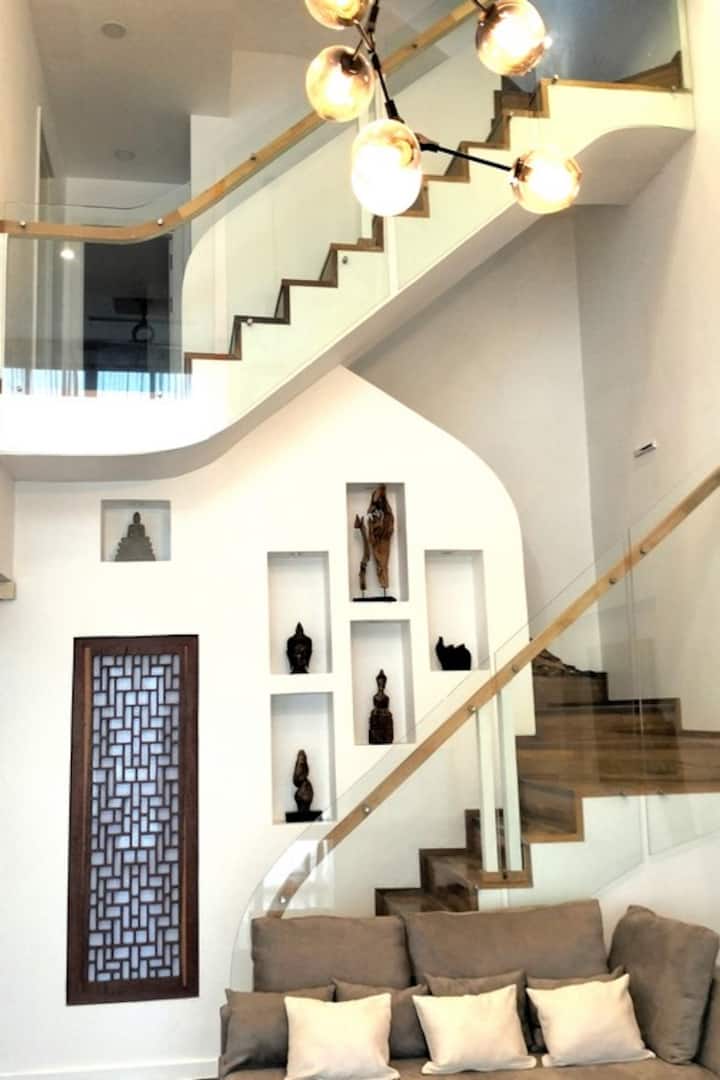 Stylish 3 Bed Duplex Penthouse - Phnom Penh