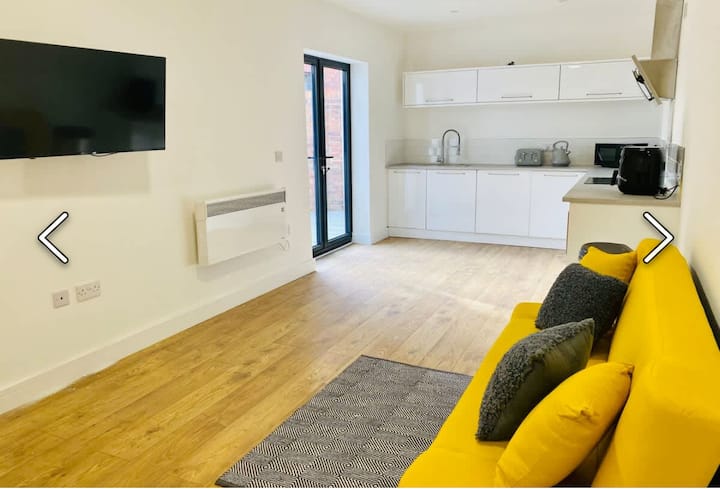 Gu12bd*contractordiscounts*parking. - Gloucester