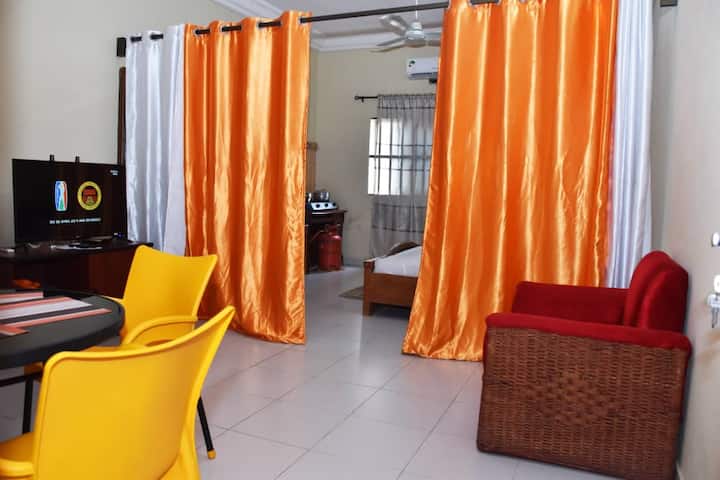 Studio Belle Orange En Cité - Cotonou