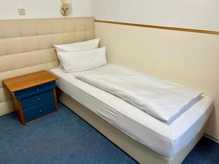 Einzelzimmer - Hotel Am Bayrischen Platz - Leipzig