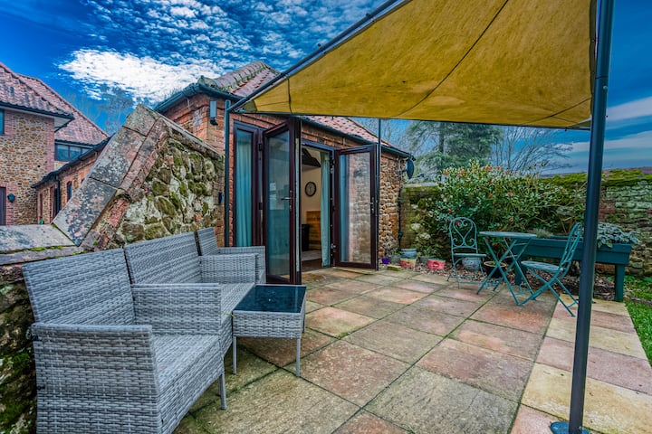 Goose Cottage - Modern Accessible Cottage - Heacham