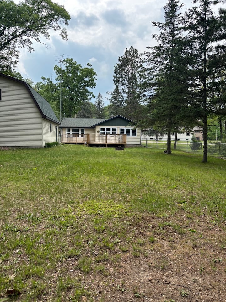 Lake Daze At Higgins - Cozy Up North Retreat - Higgins Lake, MI