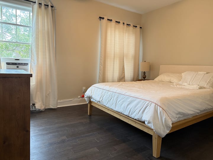 New Renovated Downtown Nest W/ Free Parking - Montclair, NJ