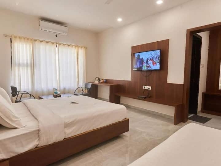 The Raviera - 100m From Temple - Shirdi