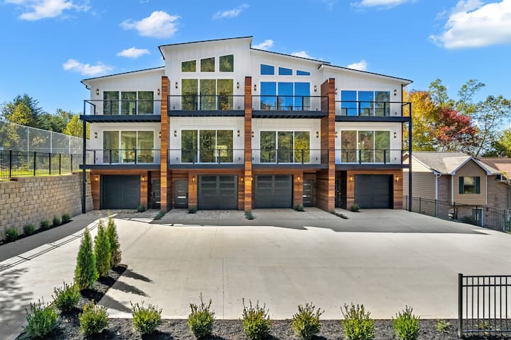 Idlewood 4-home Retreat - Knoxville, TN