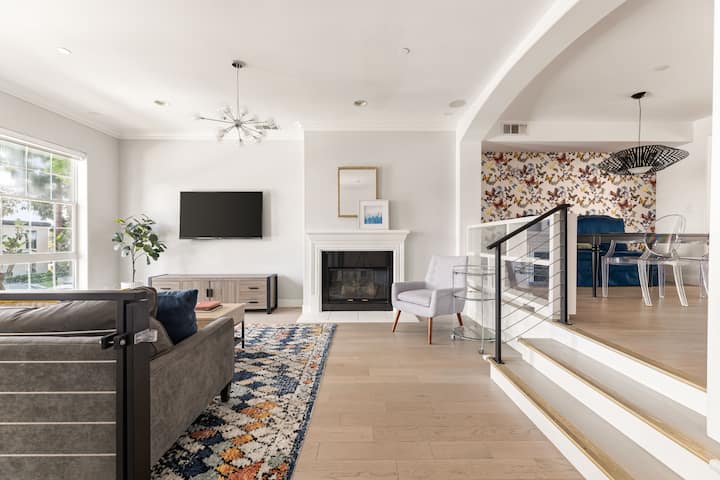New York Style Brownstone! - Burbank, CA