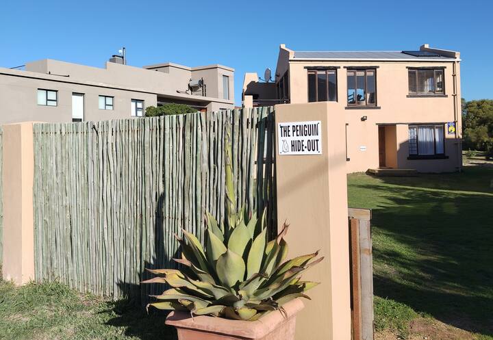 Penguin Hide-out (Whole House) - Kleinmond