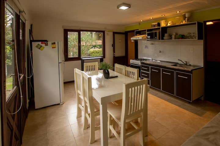 Silencio~piscina~parrilla Y Naturaleza Para Relax - Villa Gesell