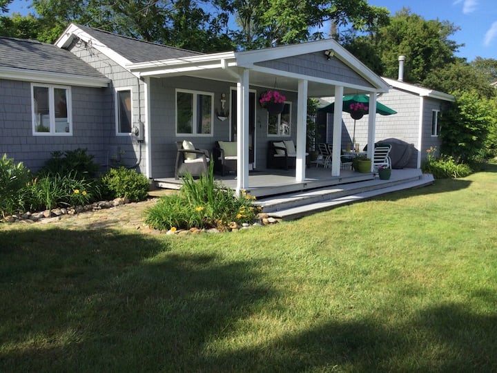 Green Hill Beach Cottage - Charlestown, RI