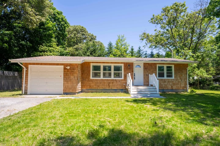 Bay Breeze House-walk To Marina! - Westhampton Beach, NY