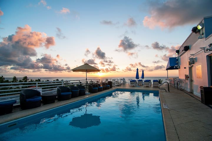 Ocean Dr Studio | Rooftop Pool & Bar Access - South Beach, FL