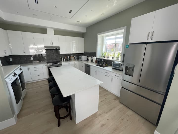 New 3br Home W/ Ac & Laundry - Vancouver