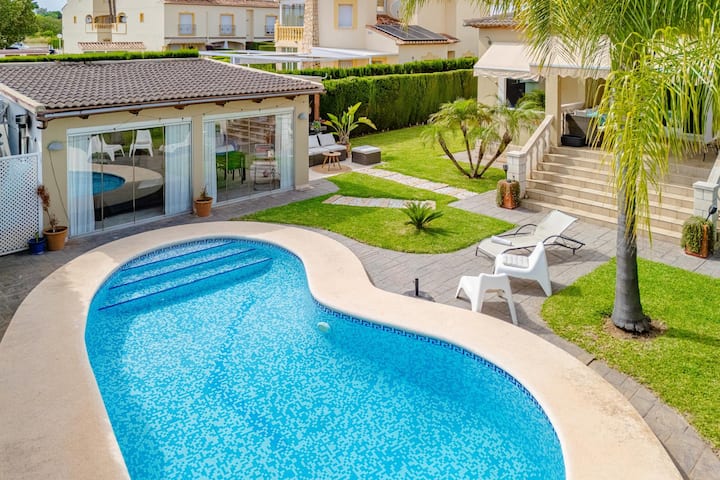 Villa Gadea Con Jardín Y Piscina. - Dénia