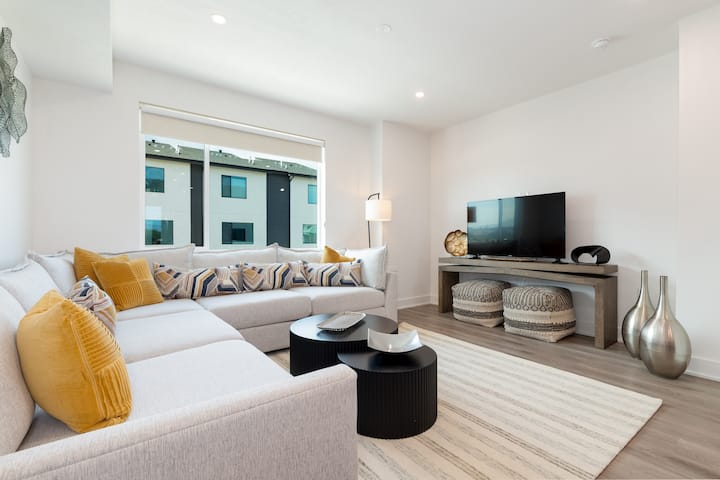 New Townhome In Downtown Gj! No Extra Fees! - Colorado Mesa University, Grand Junction