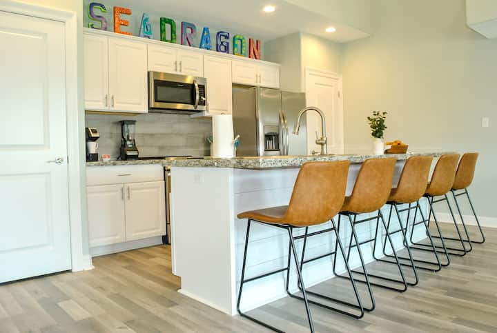 Perfect For Multiple Families! And A Bonus Room! - Crystal Beach, TX