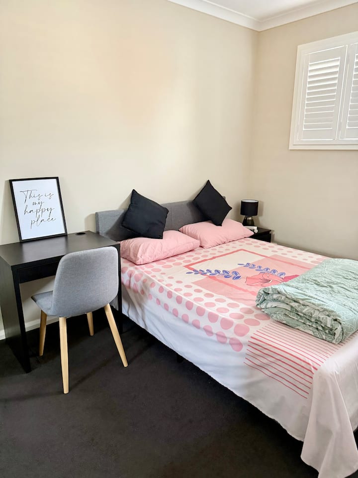 Furnished Room In Manor Lakes - Little River