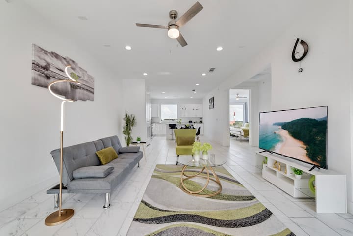 City View 2br I Parking I King Bed I Workspace - Cedar Crest - Dallas