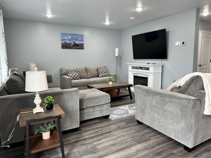 Alaska Charm 3-bed Townhouse 2 - Fairbanks, AK