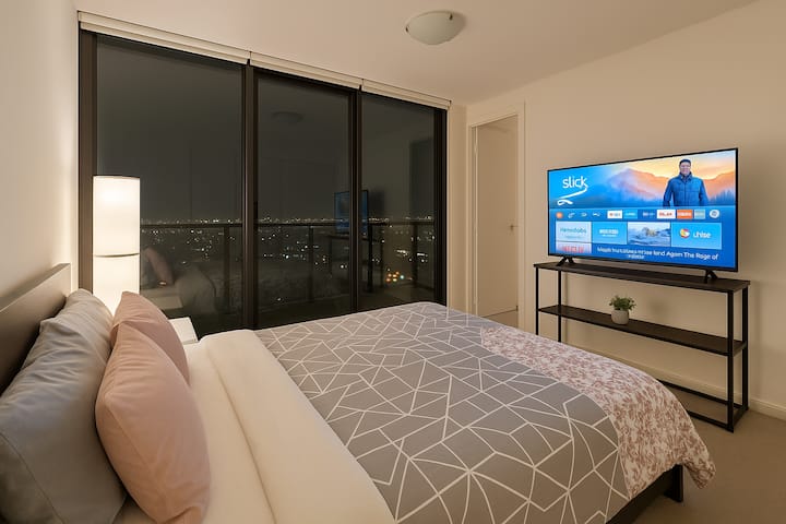 Skyline Views & Netflix Stay - Williamstown