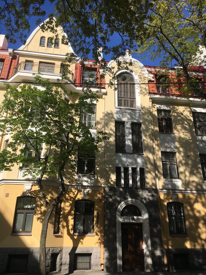 Tuba Kaunis Juugendmajas - Tallinn